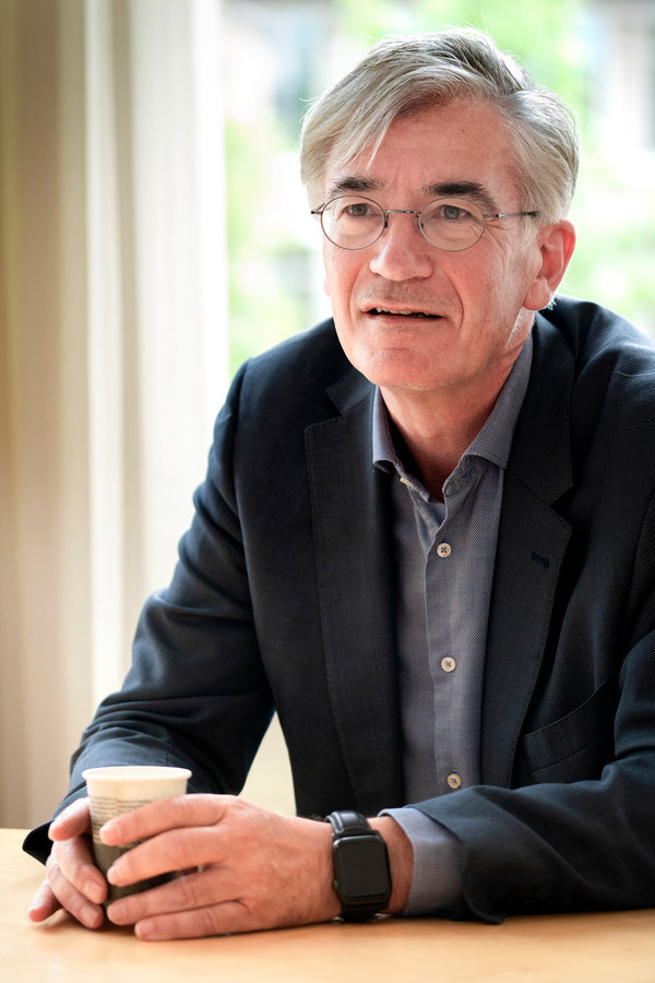 De stress van het theater komt rector Jean Wiertz nu in coronatijd goed van pas: ‘Er komt altijd ...