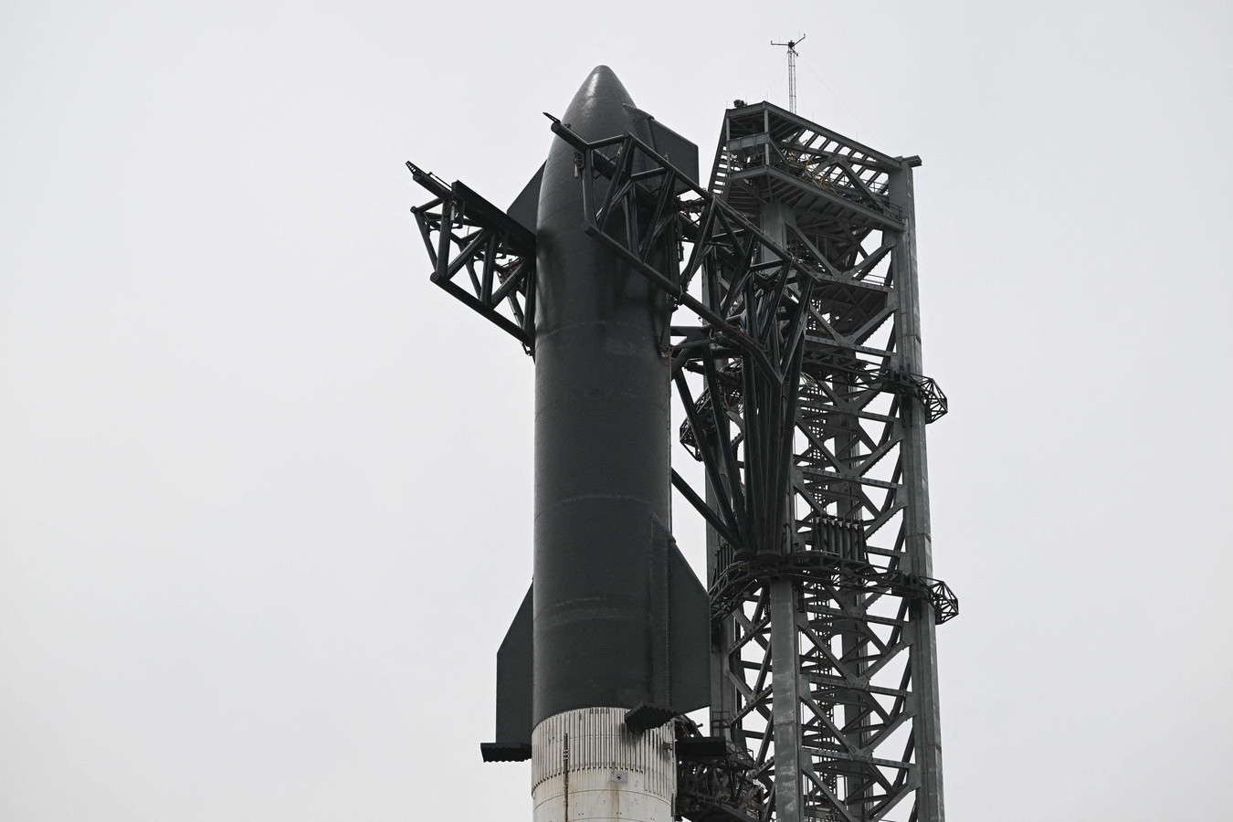 Lancering grootste raket ooit afgeblazen door technisch probleem | Foto ...