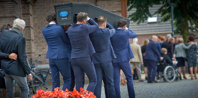 Erp loopt massaal uit voor afscheid Koen Kanters | Helmond | ed.nl