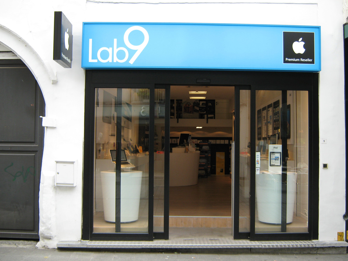 Jaar cel voor dieven die 9 iPhones stalen bij Lab9 in Roeselare | Foto | hln.be