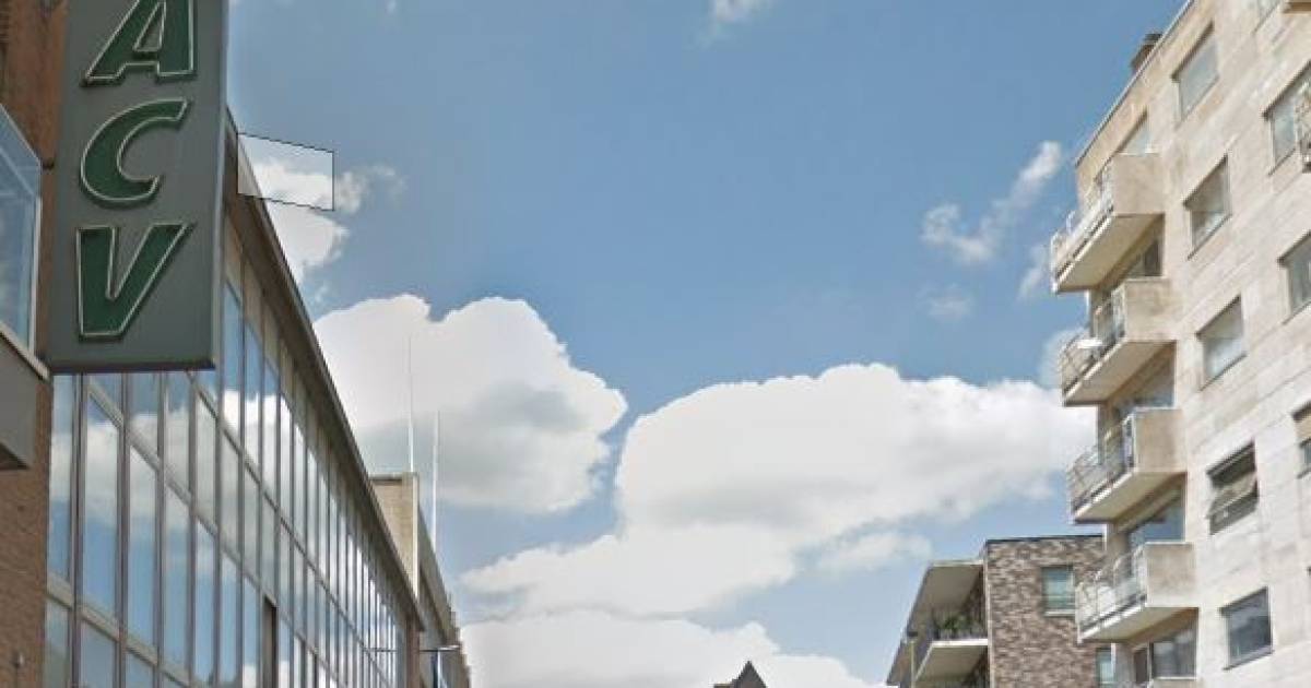 Sloop ACV veroorzaakt verkeershinder | Roeselare | hln.be