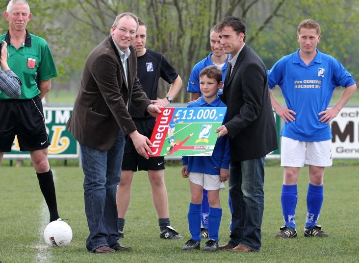 Actie voetbalplaatjes GVA doorslaand succes | Foto | gelderlander.nl