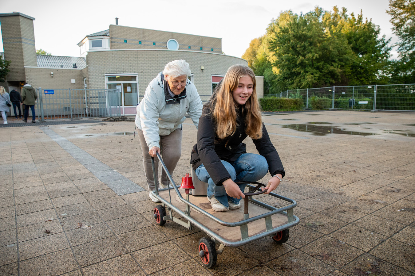 Zelfs de wc-deuren verdwijnen uit basisschool De Dromedaris: ‘Het is ...