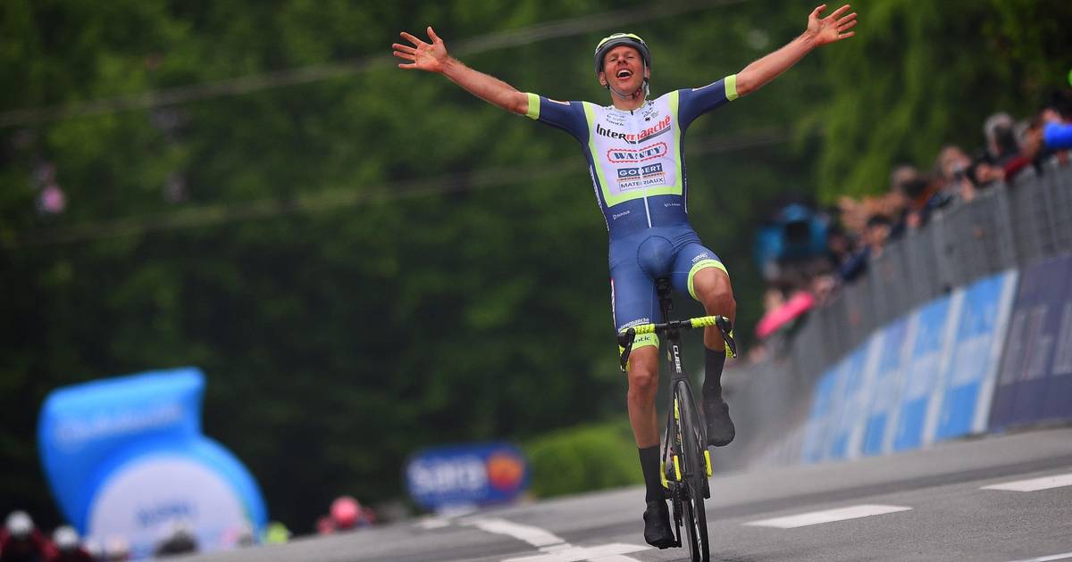 Bekijk hier hoe Van der Hoorn in drie stappen naar knappe ritzege reed ...