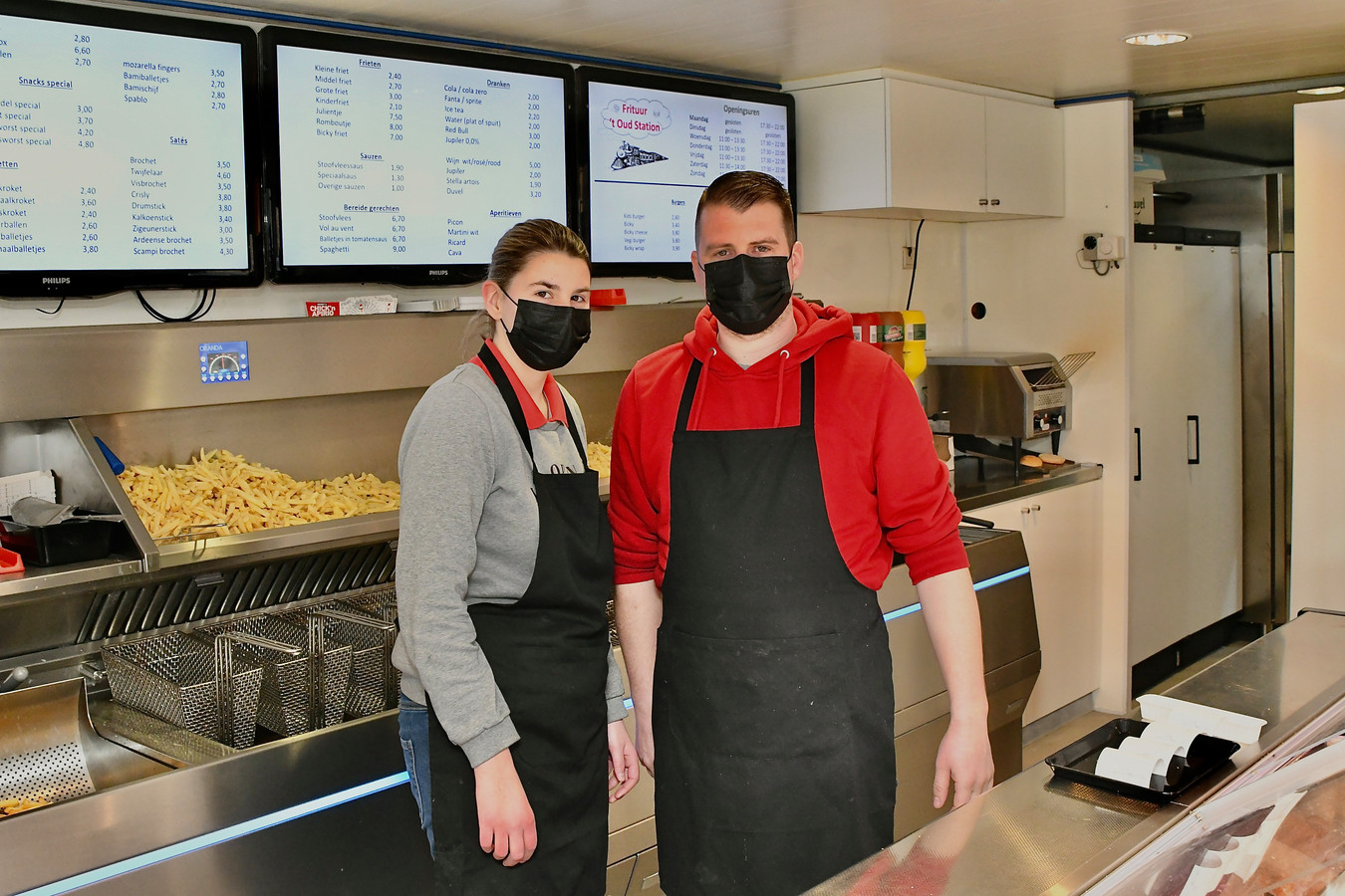 Zin in een kleintje met stoofvleessaus? Dit zijn de laatste échte frietkoten van de Mandelstreek ...