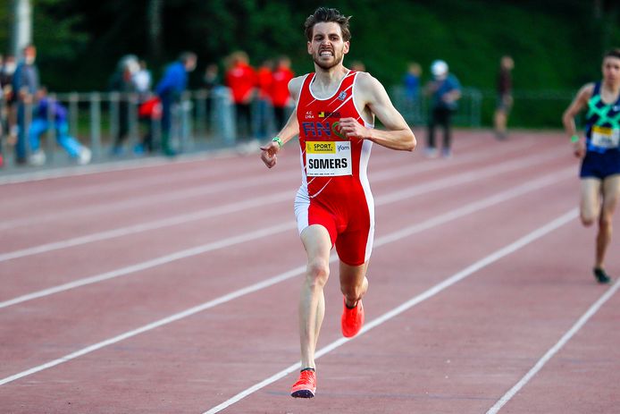 Michael Somers pakt uit met record op de 5000m | Sport in de buurt | hln.be