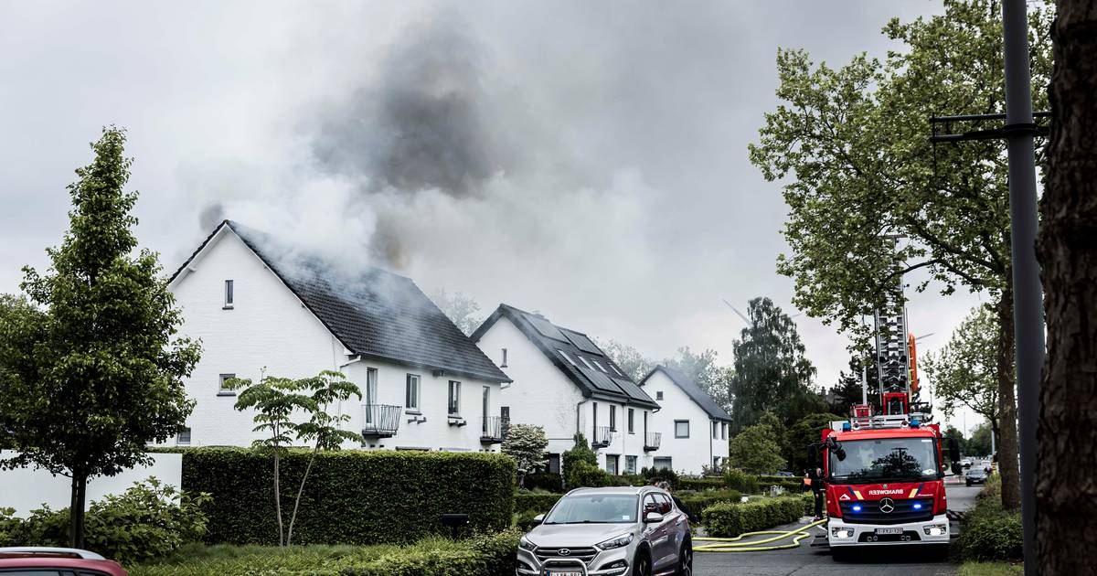 Brand in woning in Hasselt: grote rookpluim van ver te zien | Hasselt ...