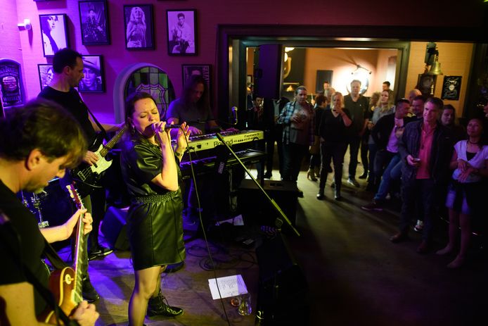 Bandjes in de kroeg, uitstervend fenomeen? ‘Overal is al zoveel te doen ...