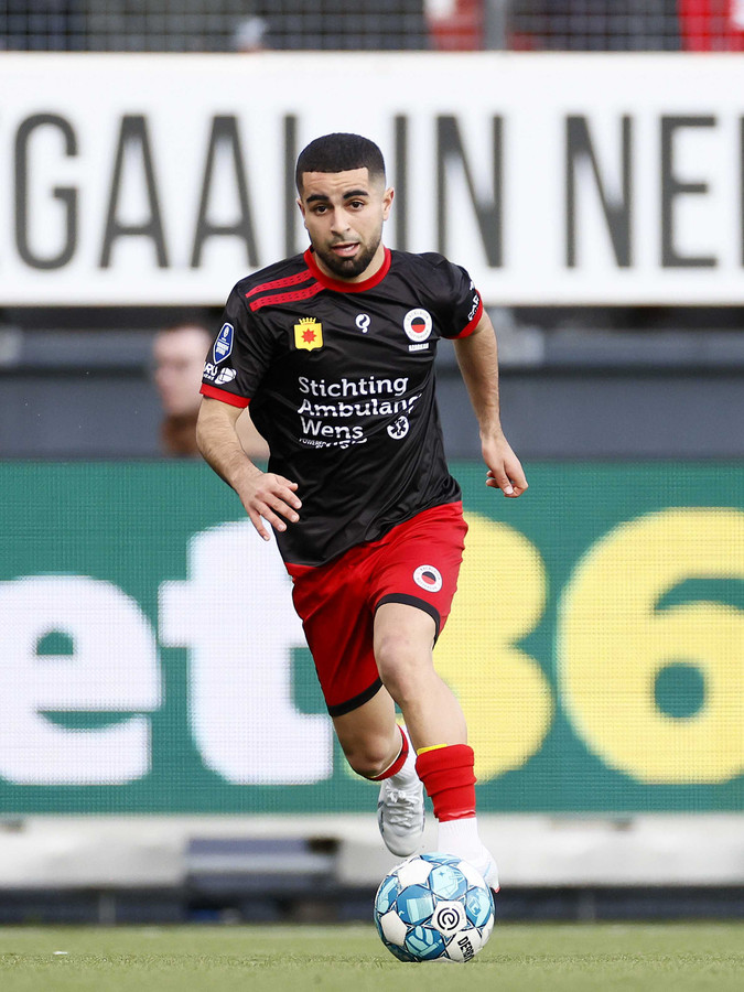 Gewilde Azarkan naar ziekenhuis voor kraker tegen Feyenoord: ‘Ik hoop ...