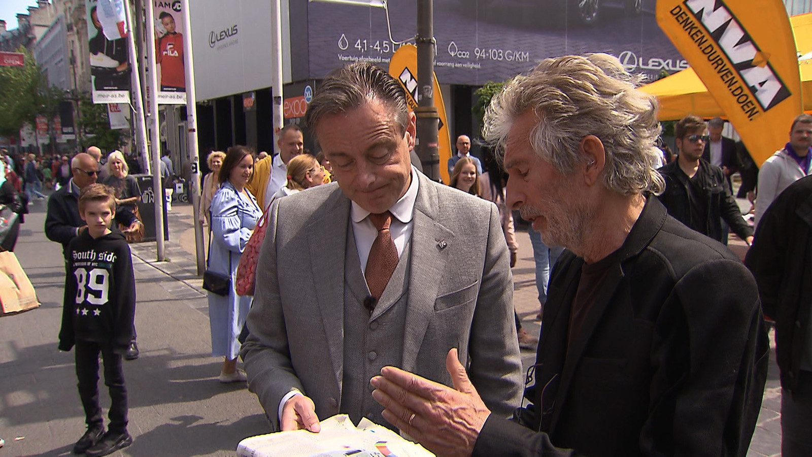 Paul Jambers toont hoe Bart De Wever echt is: “Een feestje verlaat hij ...