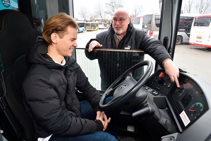 Zelf ervaren hoe het is om een buschauffeur te zijn? ‘Ik zal nooit meer ...