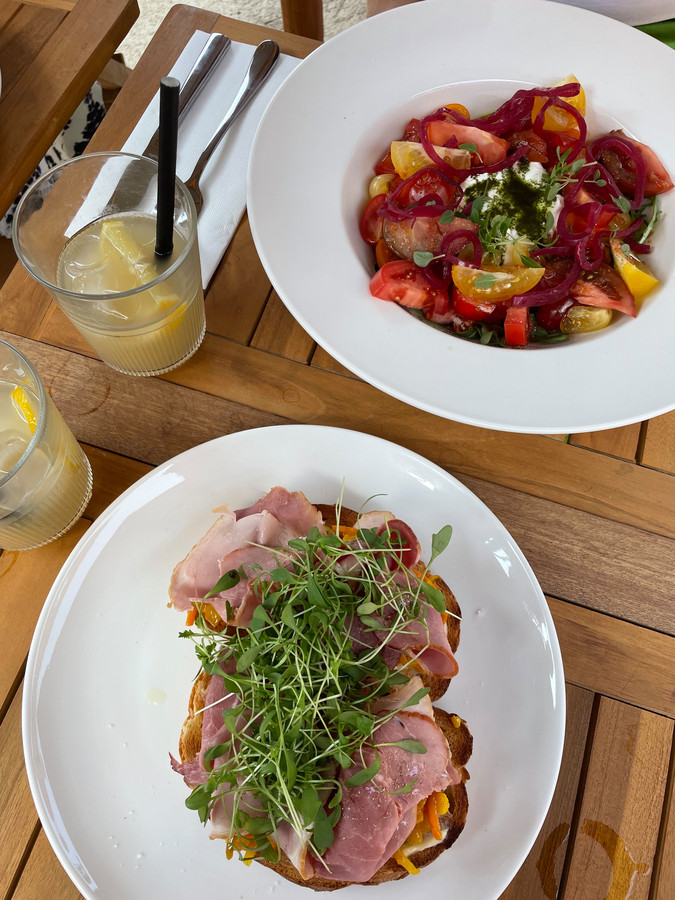 RESTOTIP. Café Normal: heerlijk lunchen op zonnig terras van de oude ...