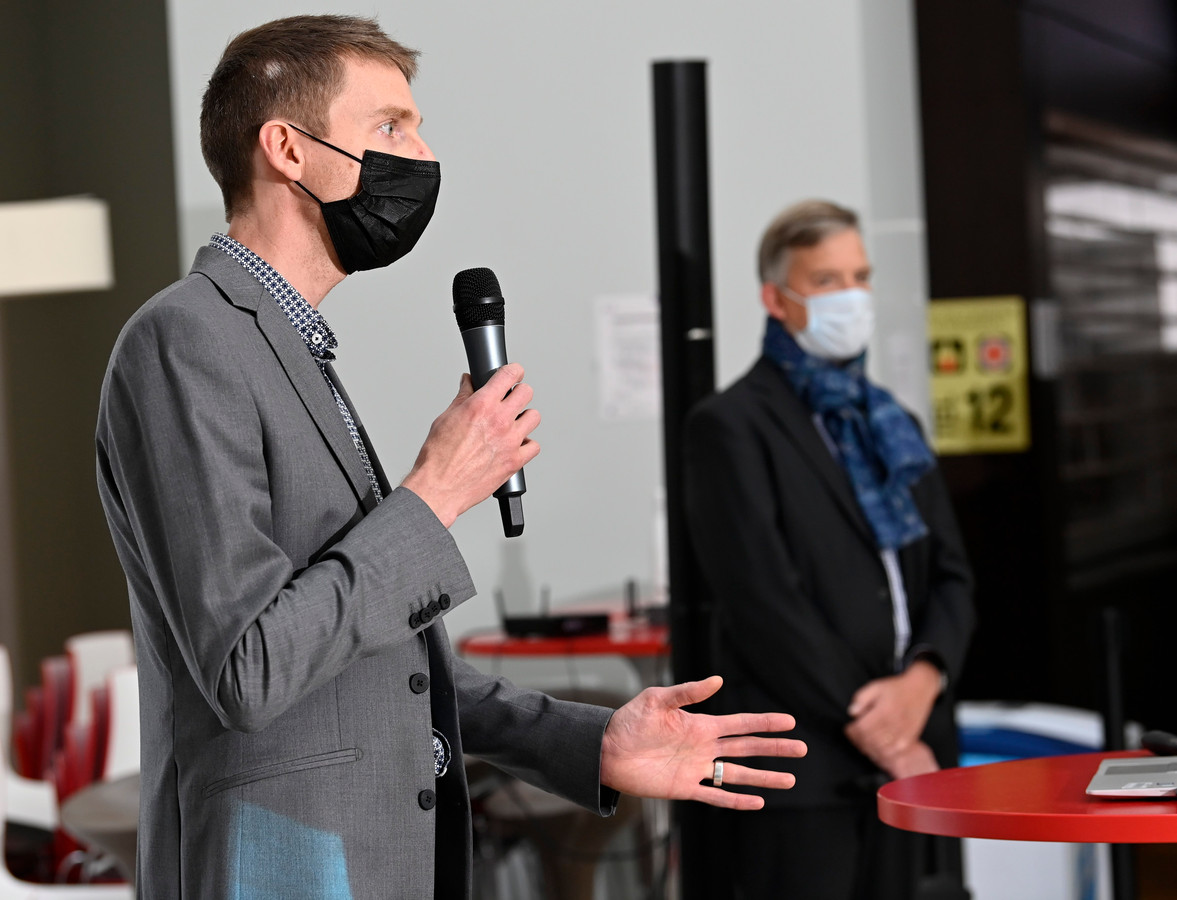 Hoofddoek als splijtzwam die regeringspartijen verdeelt: Brusselse ...