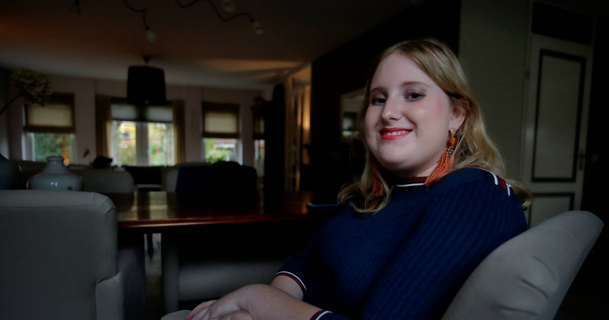 Britt van Daalen (19) pakt haar kansen in het leven | Verkiezingen Hoeksche Waard | AD.nl