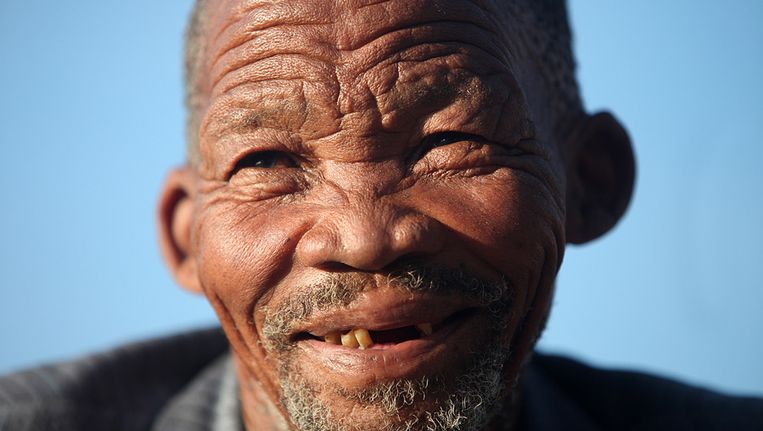 Leider bosjesmannen krijgt staatsbegrafenis | Het Parool
