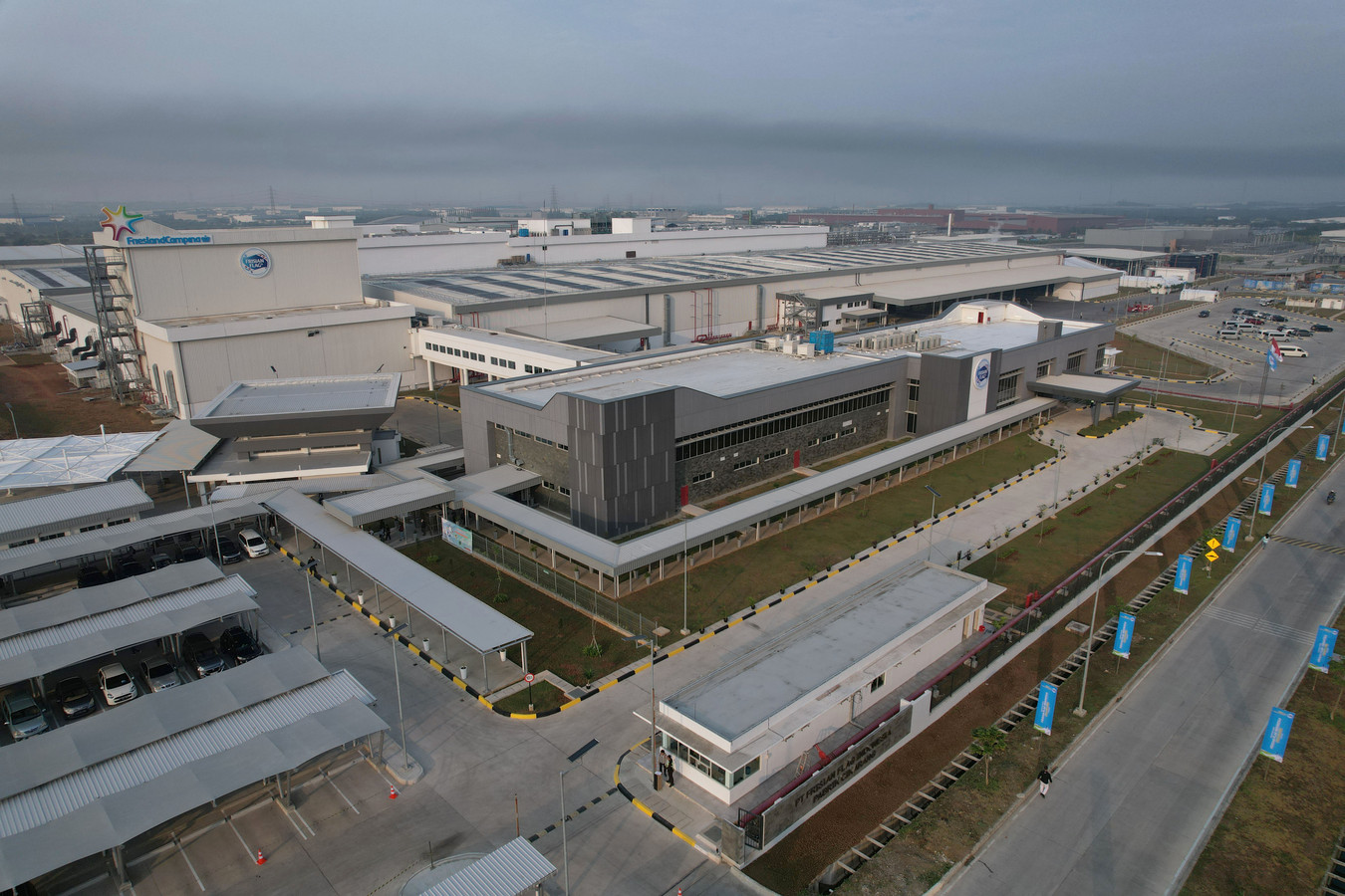 Nieuwe fabriek FrieslandCampina in Indonesië maakt 1 miljard kilo ...
