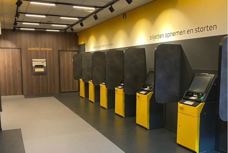 Flappentapwalhalla in Woensel, Geldmaat opent winkel vol geldautomaten ...