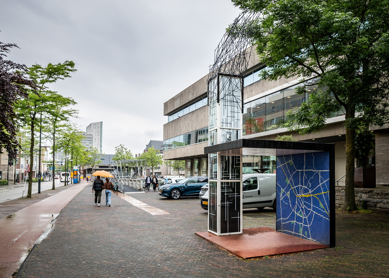Hoe de bushalte van Rietveld een minimuseum werd | Foto | AD.nl