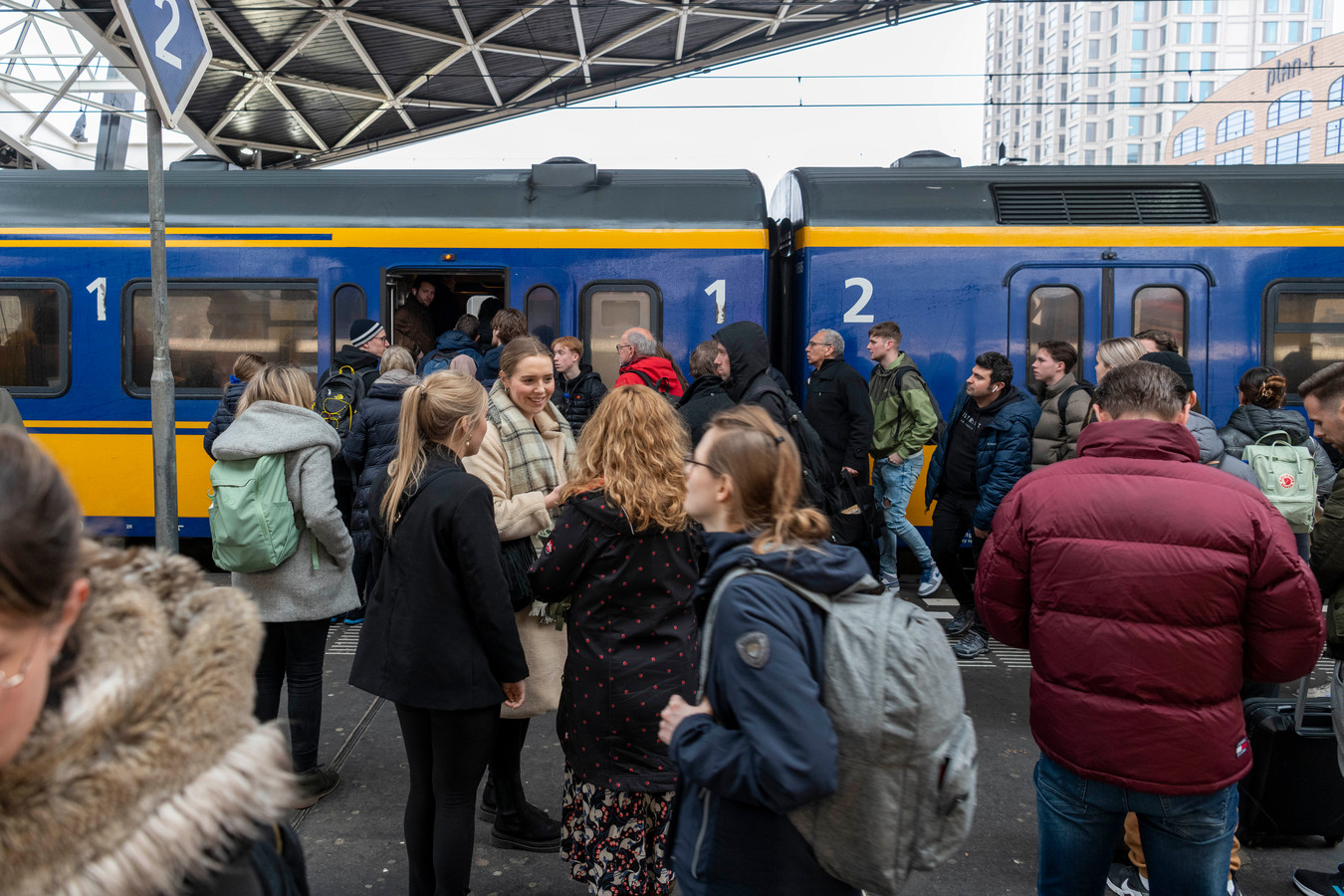 Station Tilburg is door de dassen plots een soort knooppunt: ‘Extra en langere treinen’ | Foto ...