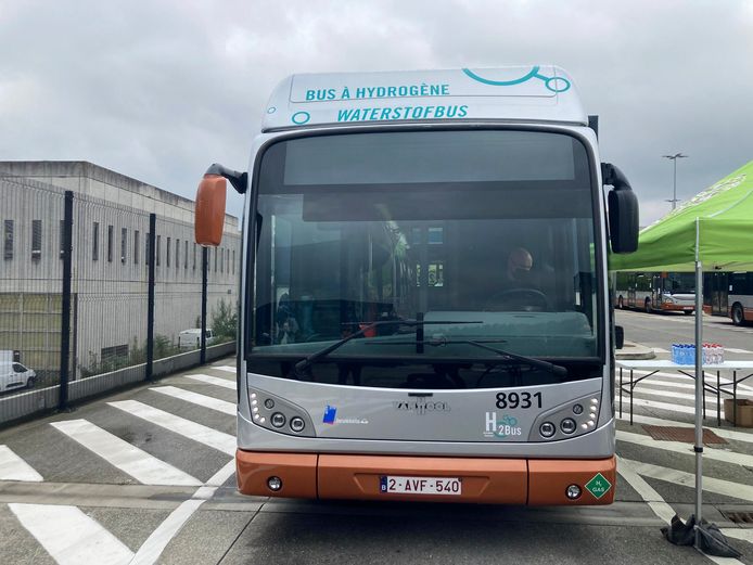 MIVB neemt eerste waterstofbus in gebruik | Brussel | hln.be