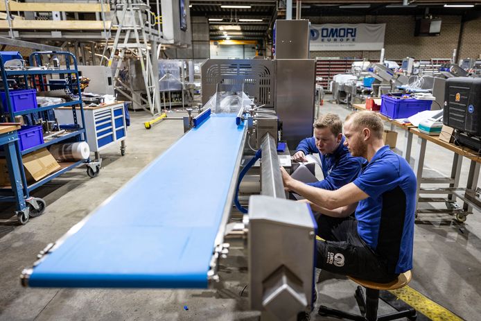 Twentse machinebouwer schrapt banen: ‘We heffen afdelingen op ...