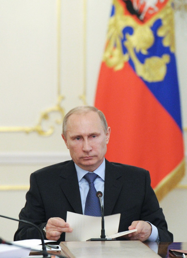 Tien jaar strafkamp voor "geplande aanslag" op Poetin | Foto | hln.be