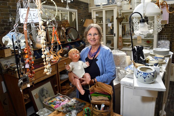 De uit de hand gelopen hobby van Jannie (72) is nu een winkel ...