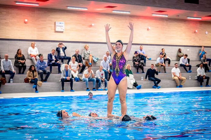 Capelle heeft een nieuw zwembad, maar wanneer wordt het oude gesloopt ...