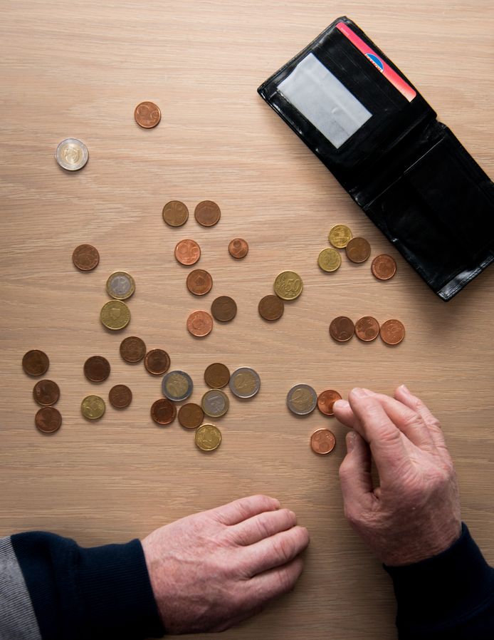 Geld-ligt-niet-op-straatwandeling door Amersfoort richt aandacht op ...