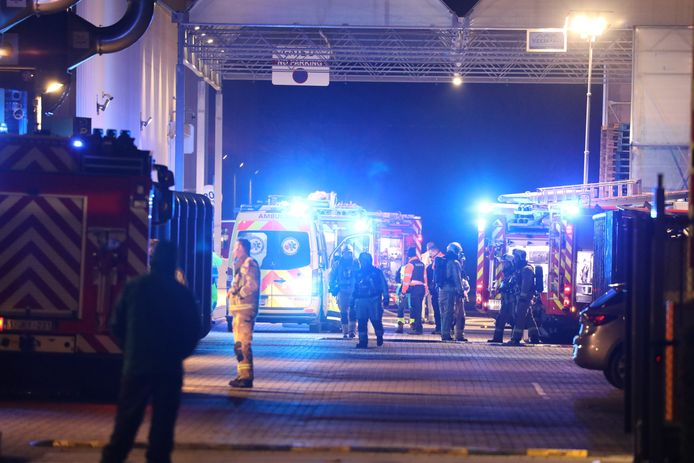 Brand bij koffie Rombouts in Aartselaar: drie personen afgevoerd naar ...