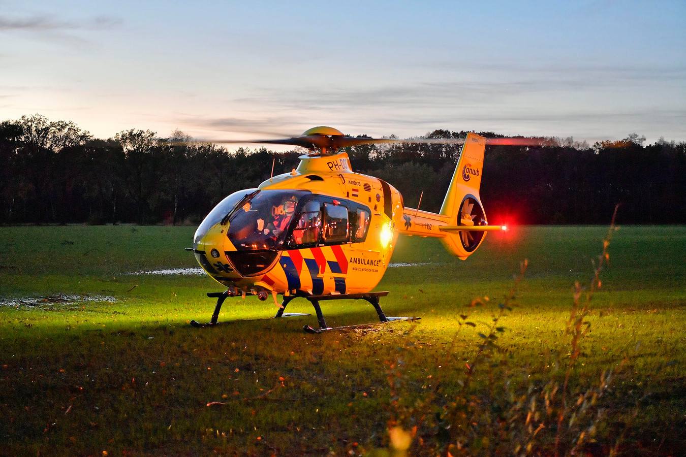 Vrouw (27) uit België overleden bij frontale botsing op Westparallel ...