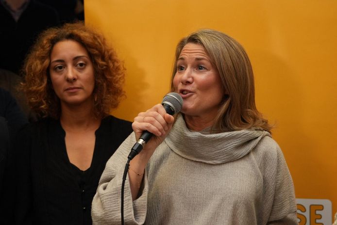 Vader van Anneleen Van Bossuyt barst in tranen uit: N-VA op weg naar 10 ...