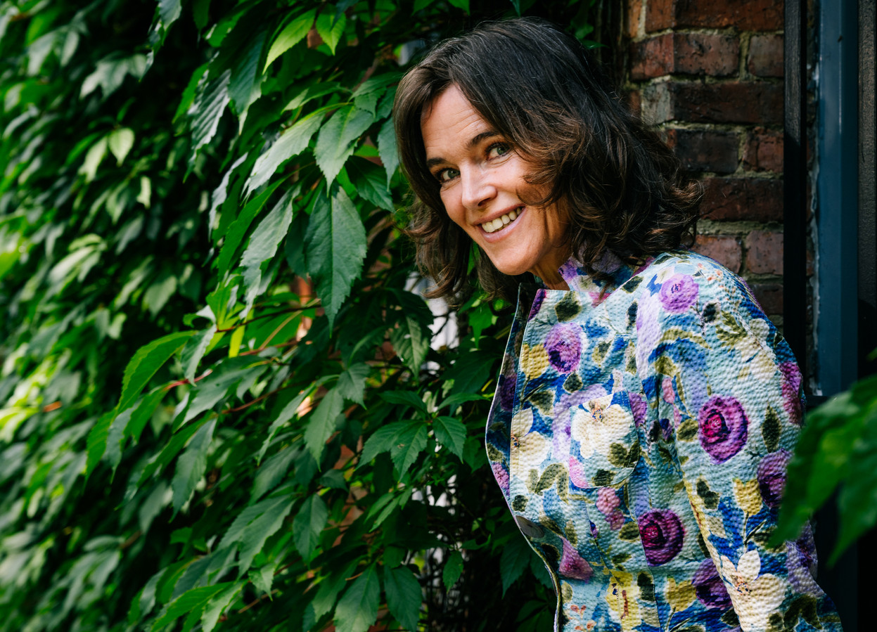 Pascale Naessens heeft een nieuw boek én viert 30 jaar lief en leed met ...