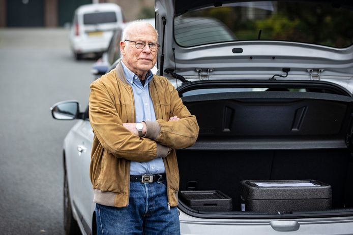 Peter (82) zag de wereld, maar vond geluk in Oldenzaal: ‘Ik trouwde ...