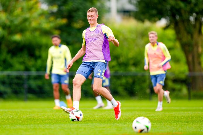 Goesenaar Dies Janse traint mee bij Ajax 1 | Goes | AD.nl