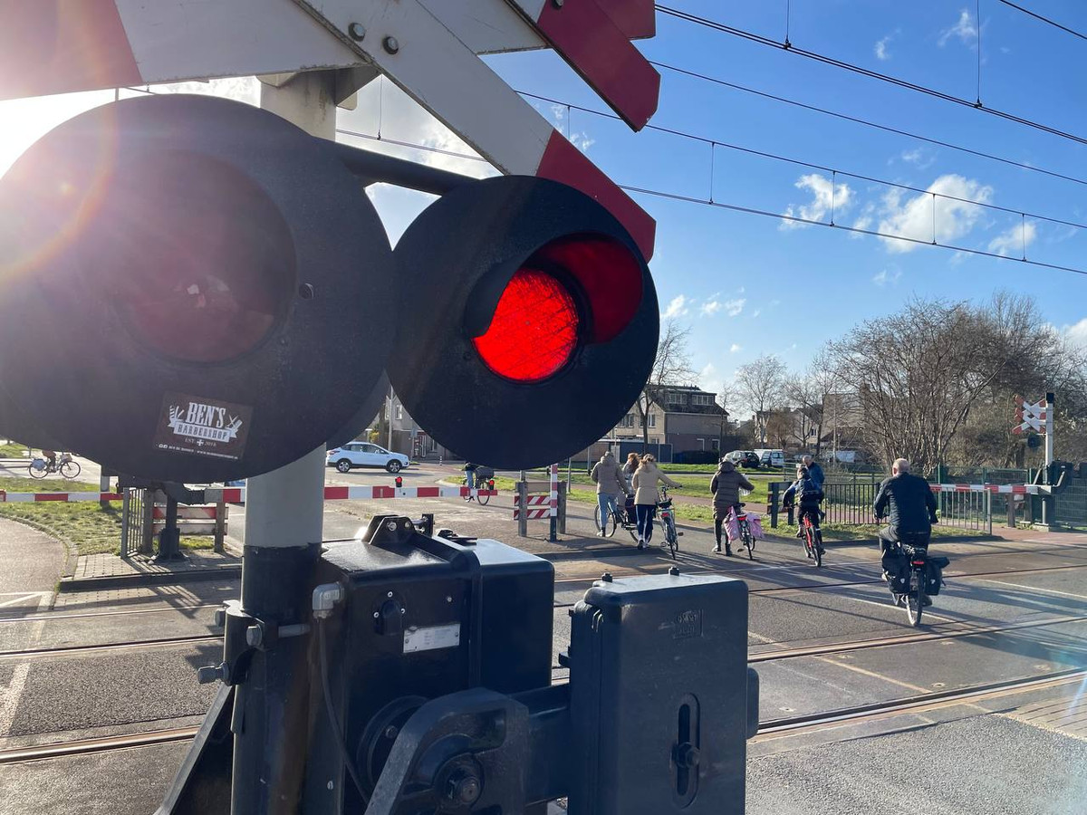 Rode lichten massaal genegeerd bij storing op het spoor in Zwolle ...
