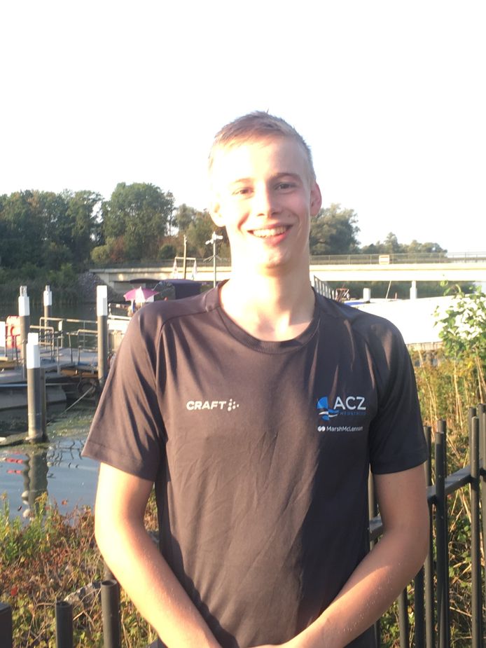 Nog nooit zwom hij meer dan zeven kilometer, maar nu is Bas Blanker ...