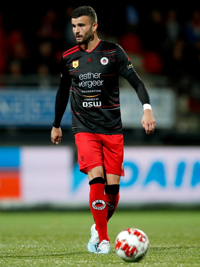 Rai Vloet speelt met Excelsior tegen oude club NAC Breda: ‘Ik ga gewoon ...
