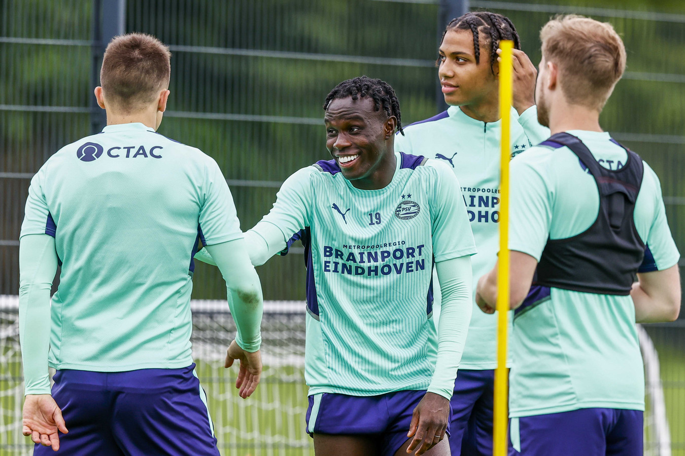 Besiktas meldt zich inmiddels bij PSV voor Bruma, maar heeft nog ...