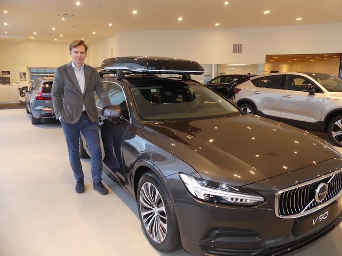 INTERVIEW. Tom (48) heeft acht autogarages onder zijn hoede: “Ik heb ...