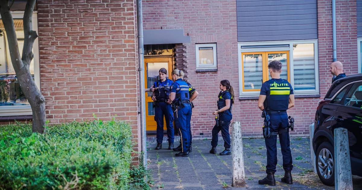 Zijn eerste hond werd al afgepakt, nu neemt politie opnieuw twee ... Zijn eerste hond werd al afgepakt, nu neemt politie opnieuw twee ...