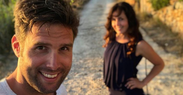 Dochter van Nick Schilder wijst verkeerde vrouw aan als haar moeder