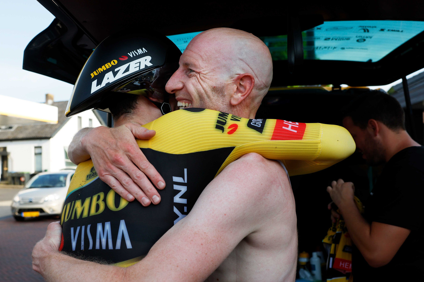 Derde titel maakt ‘opa’ Jos van Emden (38) emotioneel: ‘Dit is een ...