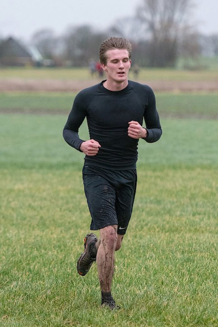 Ultieme wanhoopspoging: Wouter (25) start eigen ‘vliegmaatschappij’ om ...