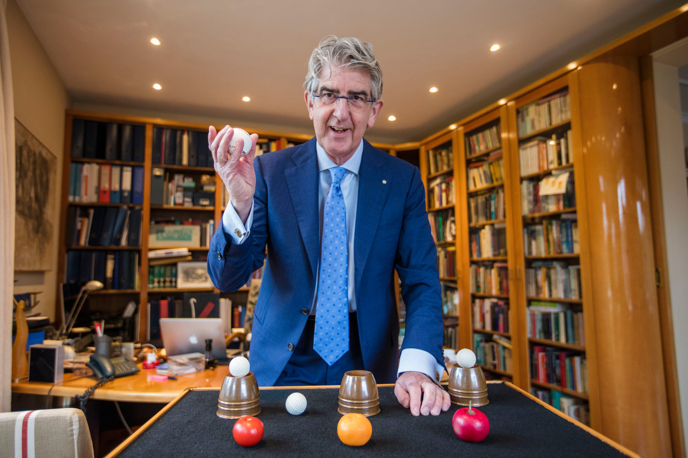 Kaakchirurg Gertjan Dicker uit Helmond heeft na pensioen tijd voor ...