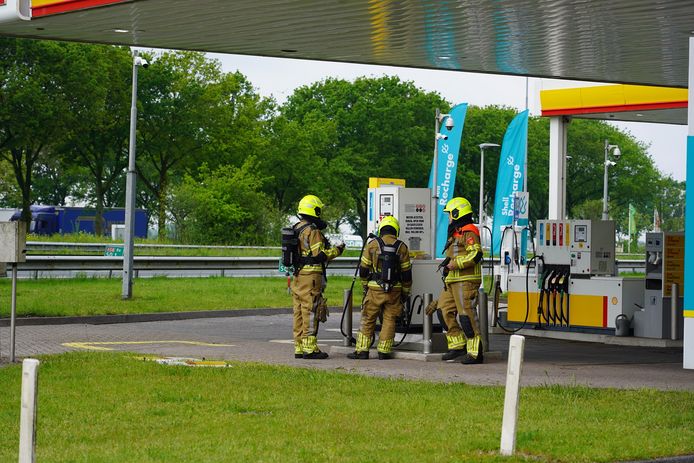 Tankstation bij Gilze gesloten vanwege gaslek, speciale monteur ...
