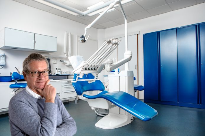 Misschien wandelde ze wel over een van de stranden van de Molukken ...