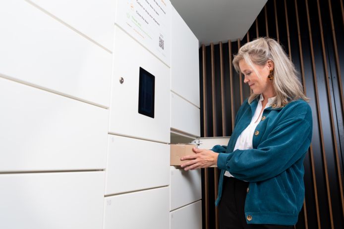 24/7 toegankelijk en véél efficiënter: een pakketje ophalen uit een ...