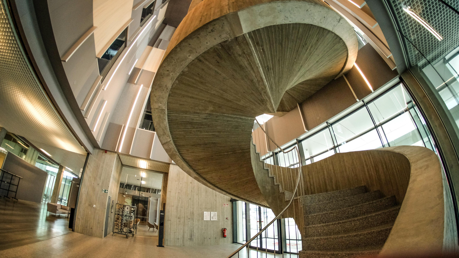 Maak al gamend kennis met TVH Waregem in nieuw experience center: “En ...