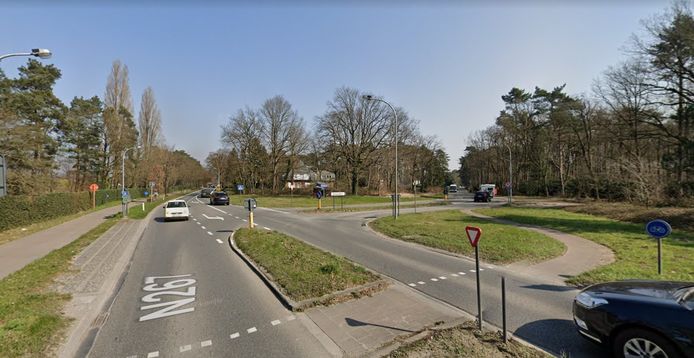 Druk fietskruispunt aan domein Sport Vlaanderen wordt veiliger gemaakt | Zemst | hln.be